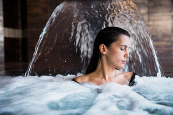 Ice Bath Therapy: Health Benefits and Best Practices - Sun Home Saunas